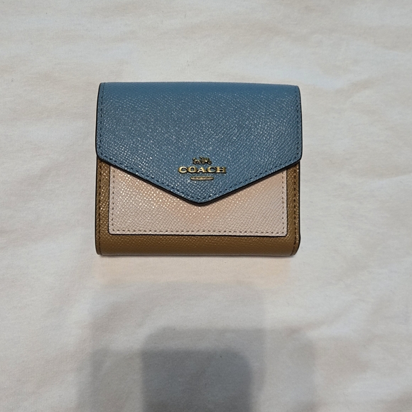 Coach | Bags | Coach Womens Tricolor Wallet | Poshmark